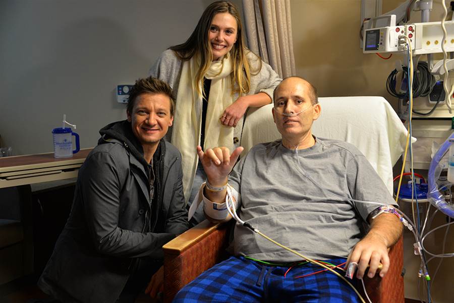 Heartwarming Hospital Visit: Elizabeth Olsen and Jeremy Renner Spread ...